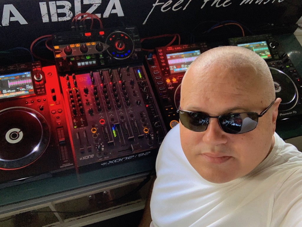 ND Mag s Ibize predstavlja DJ MAX-ov Welcome To The Club live stream ...