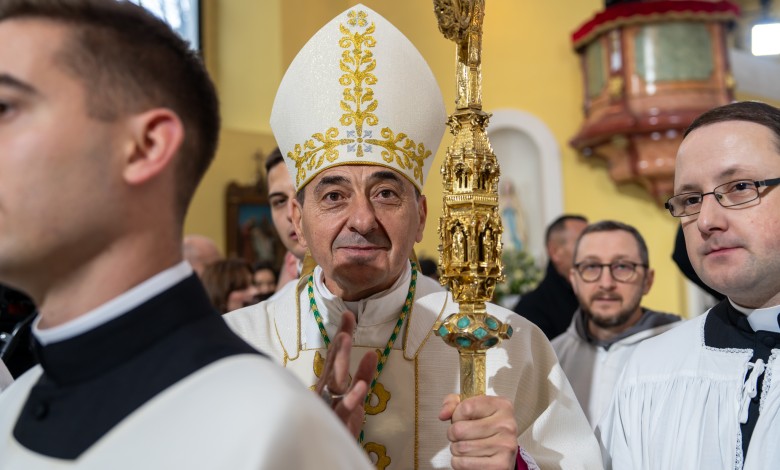 Biskup Medo pozvao na molitvu za papu Franju | Lika Club